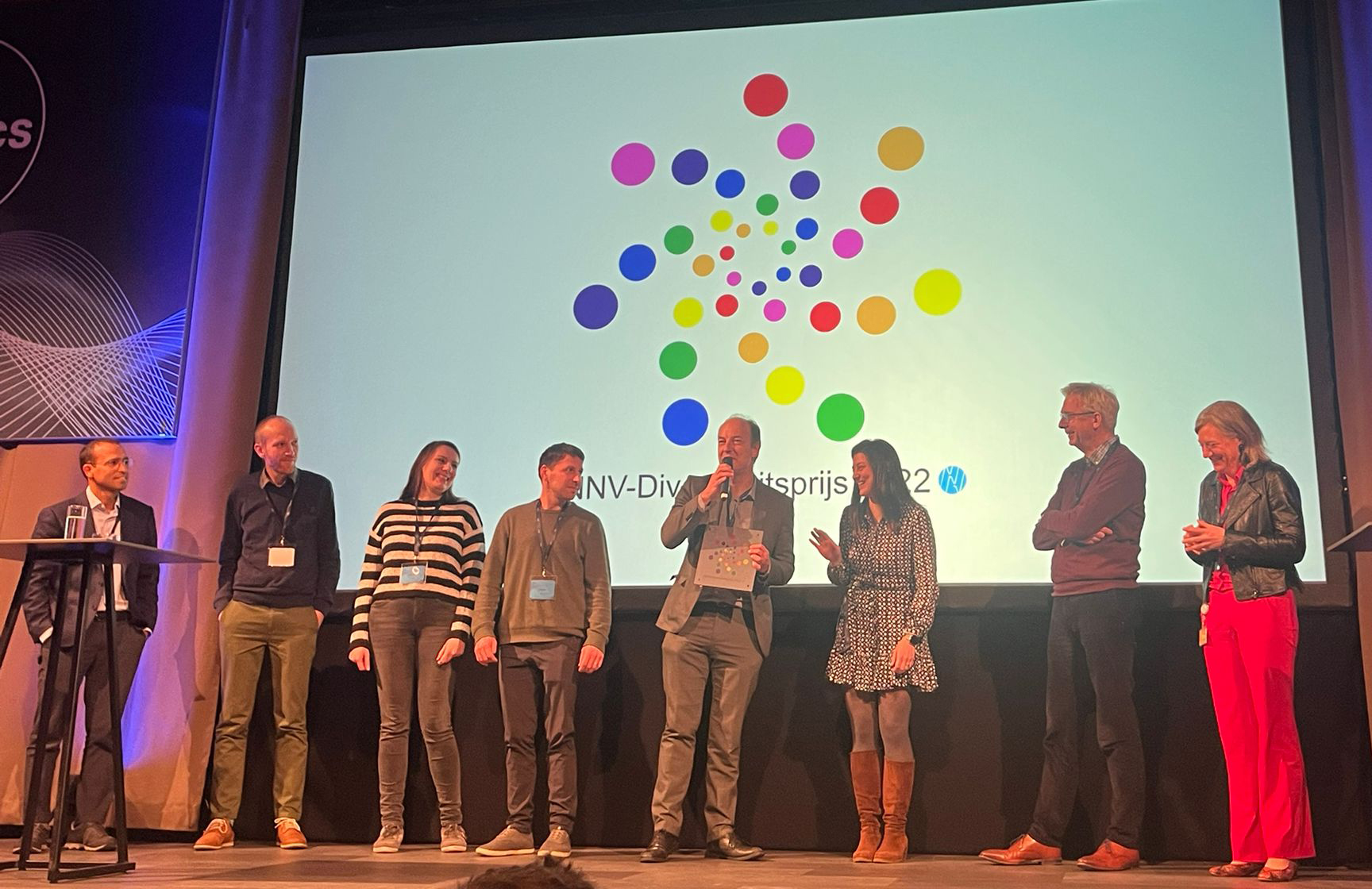 AMOLF wins NNV Diversity Award 2022 - AMOLF