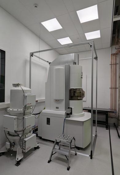 Transmission Electron Microscope (TEM) - AMOLF